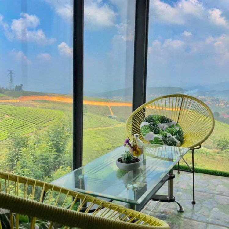2Trip 5 Homestay Cầu Đất Đà Lạt Có View Nhìn Ra Đồi Chè Rộng Lớn